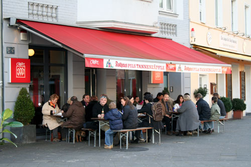 Düsseldorf-Magazin: Curry im Medienhafen
